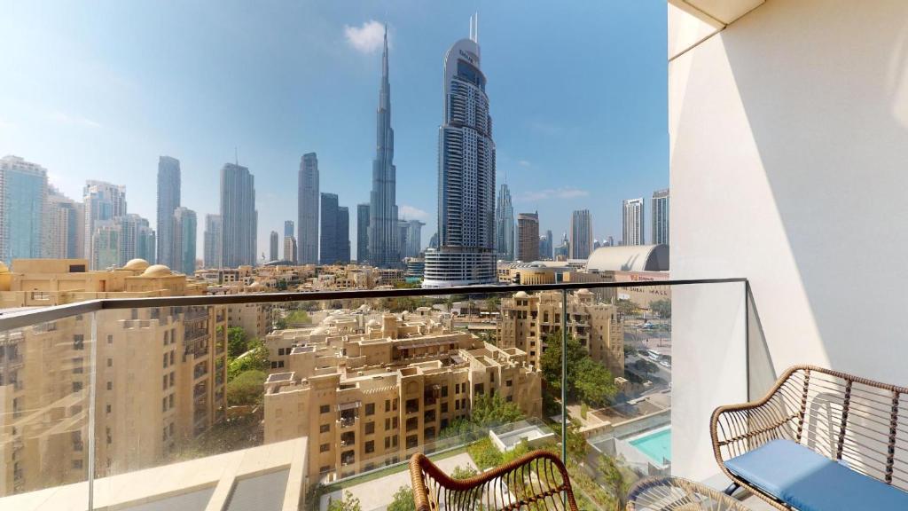 Burj Royale - Burj Khalifa and the Dubai Fountain view two-bedroom apartment, Dubai (updated ...