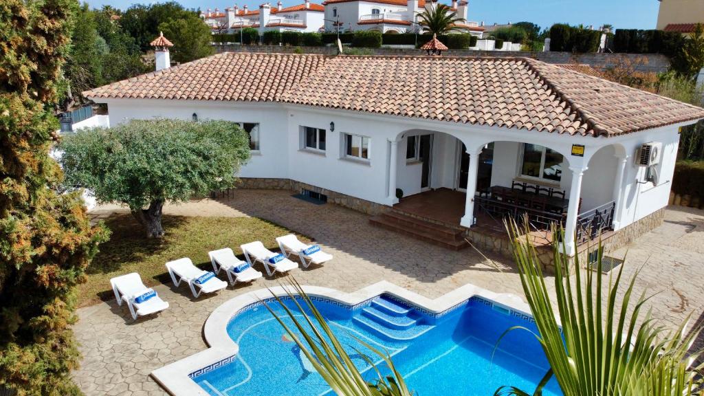 Arenda Mara villa con piscina privada jardín, Miami Platja ...