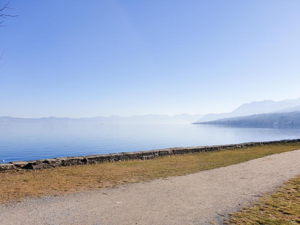 Superbe Appartement Bord du Lac, Publier (updated prices 2024)