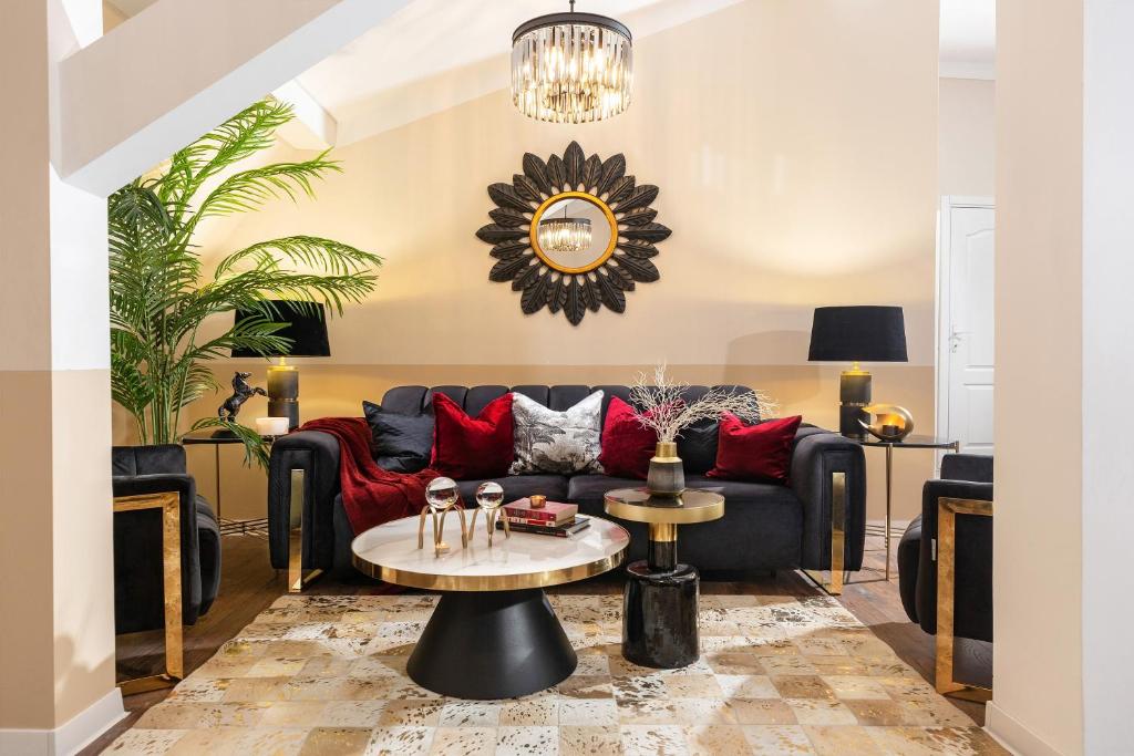 Qult - Invictus, Bucharest (updated prices 2026)