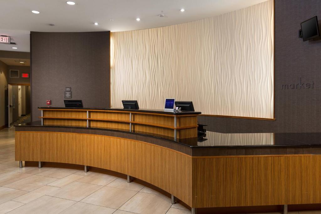 Residence Inn by Marriott Springfield Old Keene Mill, Springfield ...