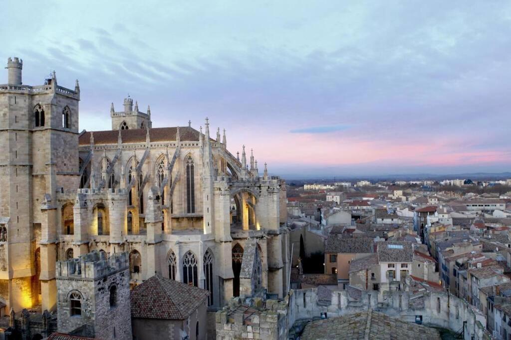 Le St Just : hypercentre, vue imprenable sur la cathédrale, Narbonne ... Le St Just : hypercentre, vue imprenable sur la cathédrale, Narbonne ...