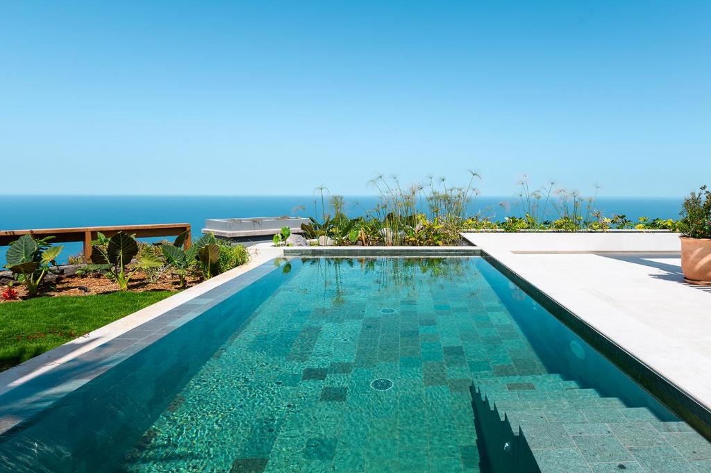 Serenity Villa on the Cliff with climatized pool, El Sauzal (precios ...