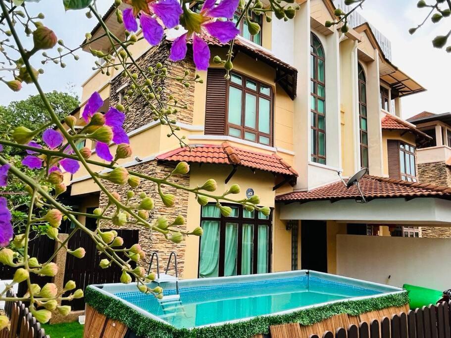 Relaxing Greenic Vacay Retreat with Outdoor Cinema - 5 mins to the ...