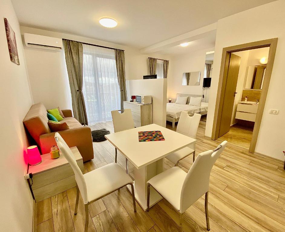 HAPPY APARTMENT Baile Felix, Ciheiu (updated prices 2026)