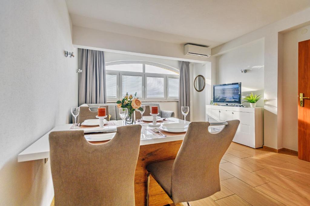 Comfort apartments in peaceful area Zadar - with garden, Zadar (updated ...