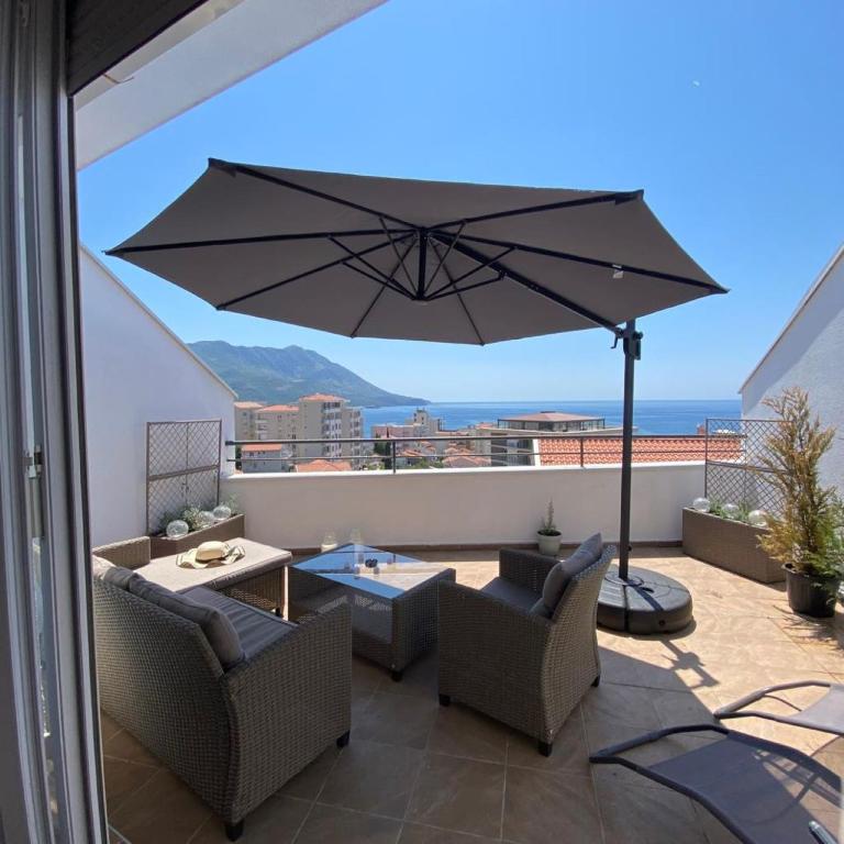 Lux penthouse apartman seaview Becici, near Splendid hotel (Черногория ...