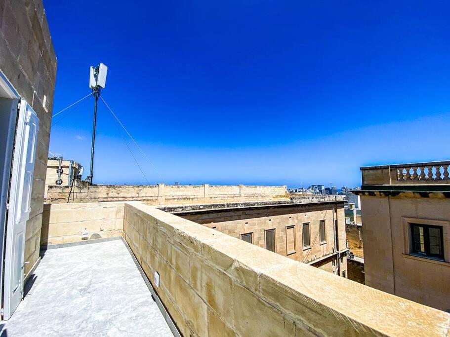 Designer Duplex Penthouse in Floriana, Floriana (precios actualizados 2025)