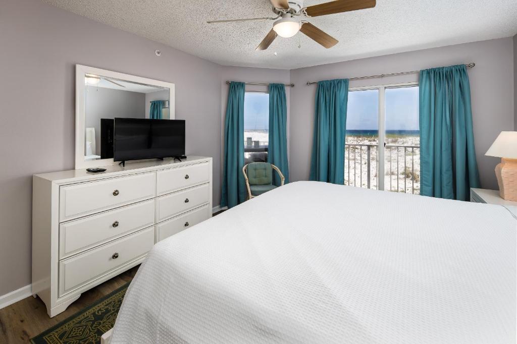 Gulf Dunes 101 by Brooks and Shorey Resorts condo, Fort Walton Beach ...