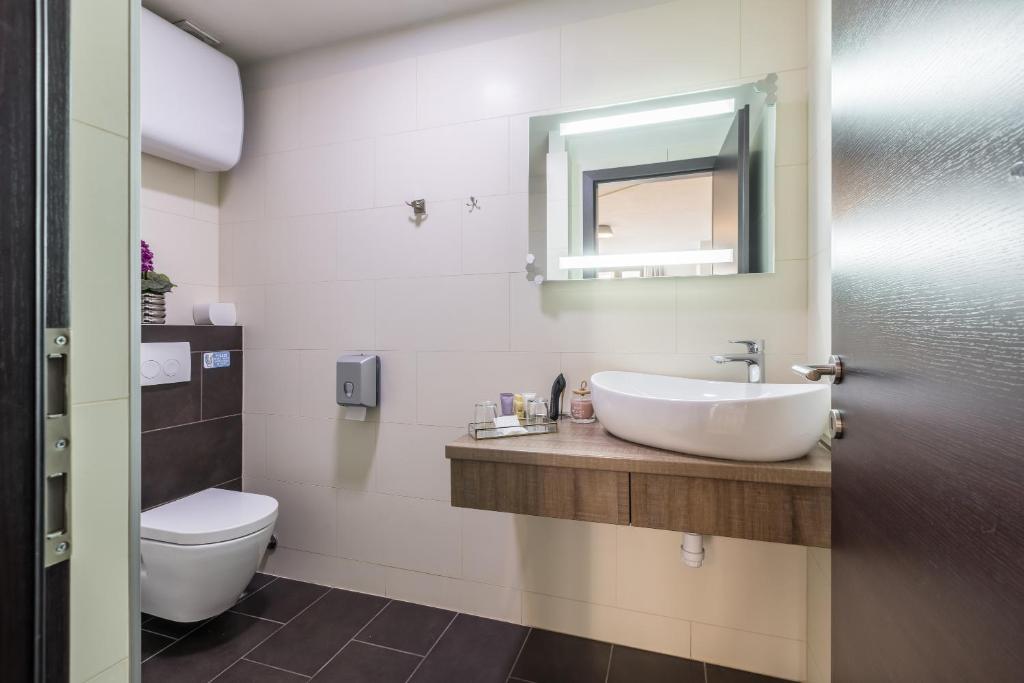 Leonis Restaurant & Rooms, Split (updated prices 2025)