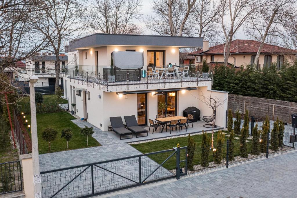 Balatonic Sky, Zamárdi (updated prices 2025)