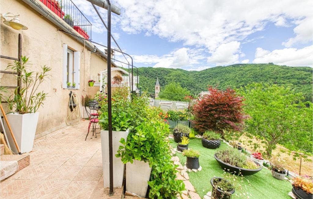 Stunning Home In Saint Laurent Dolt, Saint-Laurent-dʼOlt (updated ...