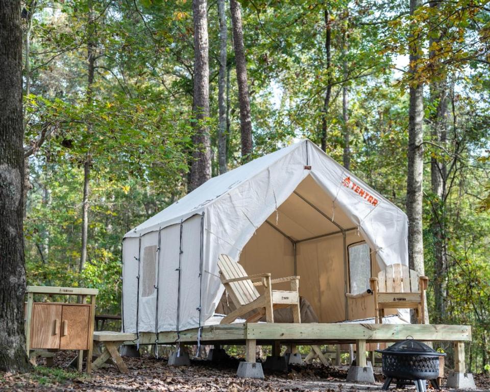 Luxury tent Tentrr State Park Site - Mississippi Roosevelt State Park ...