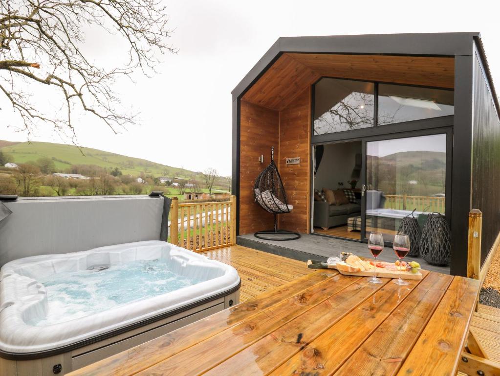 Doe Lodge, Rhayader (updated prices 2026)