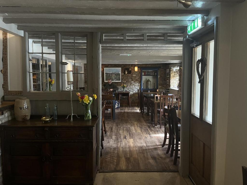 The Talbot Inn, Eynsham (updated prices 2025)