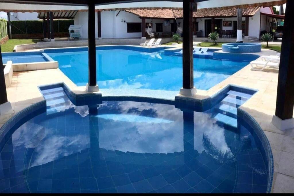 Villa Las Palmas, en Pereira Colombia. Hermosa casa campestre, Colombia ...