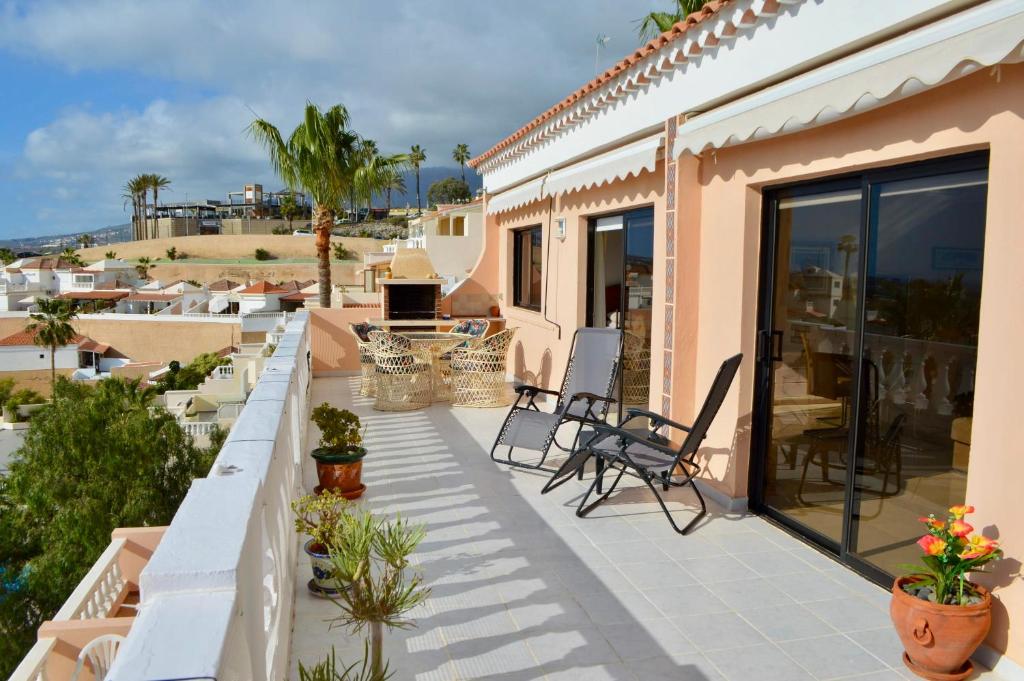Attique Tenerife Sud, Adeje (updated prices 2024)