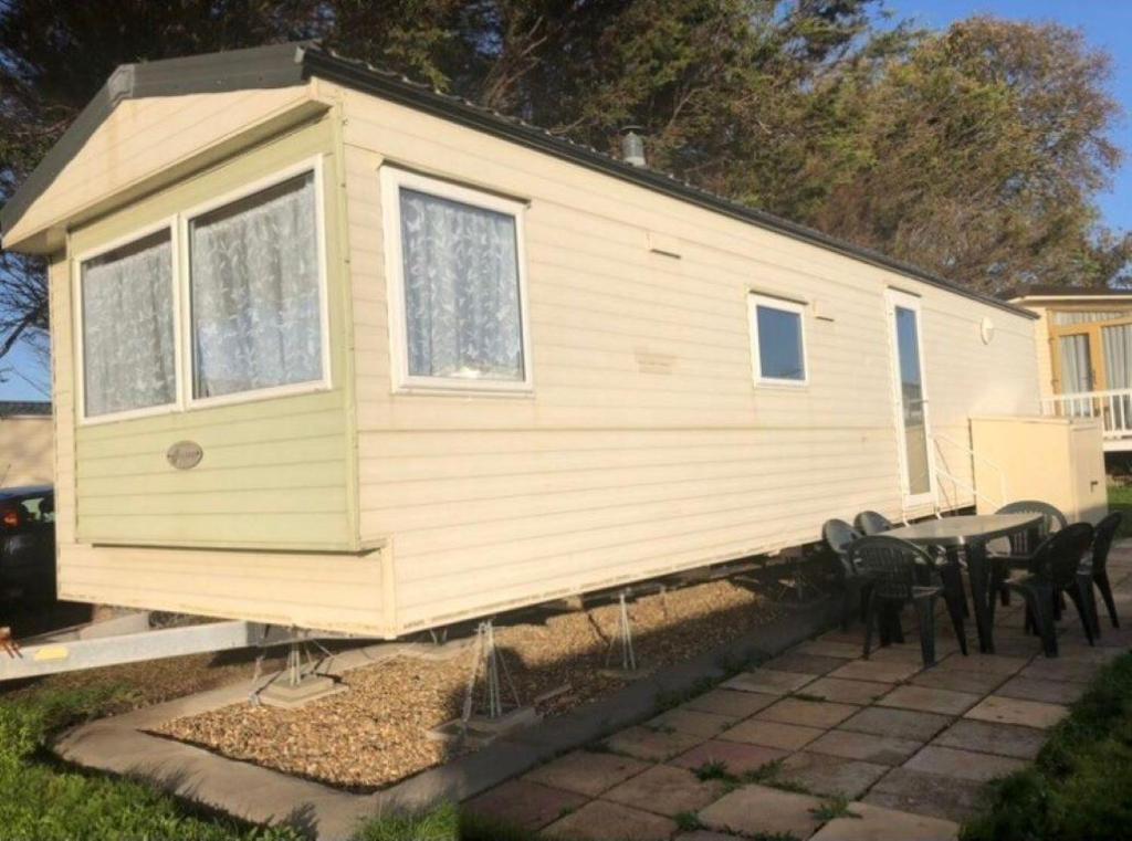Lovely Caravan At Valley Farm Holiday Park, Sleeps 8 Ref 46127v, Great ...