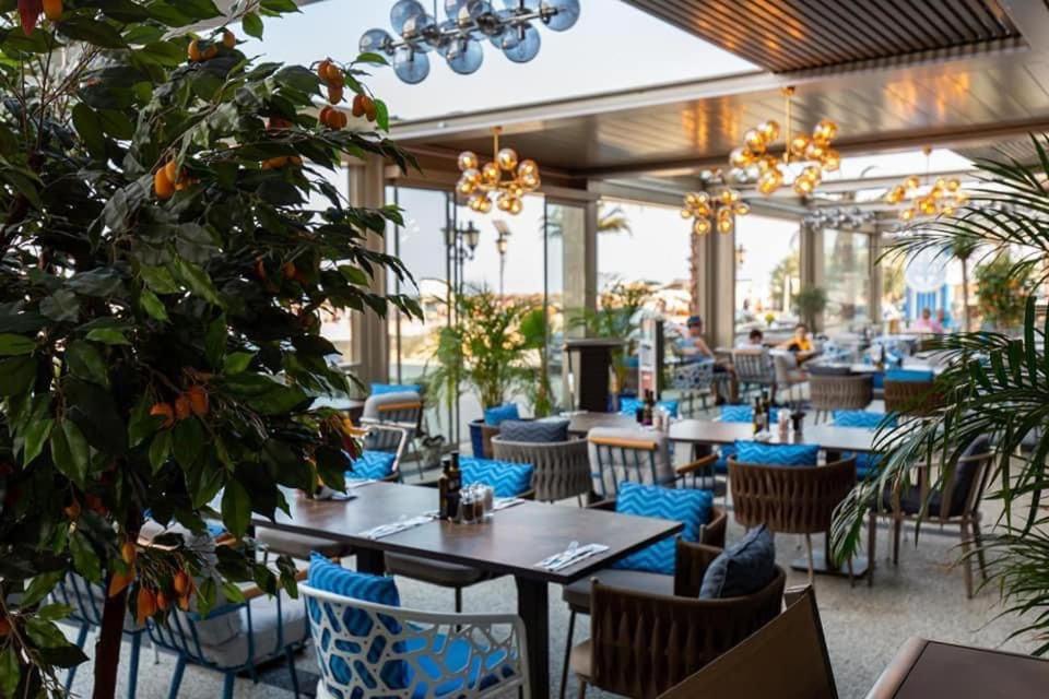 MAMAIA NORD LANGA MARE IN BUILDING STEFAN RESORT, Mamaia Nord ...