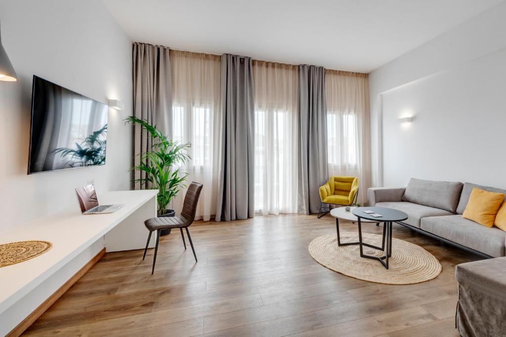 Marion Suite, Ermoupoli – Updated 2024 Prices