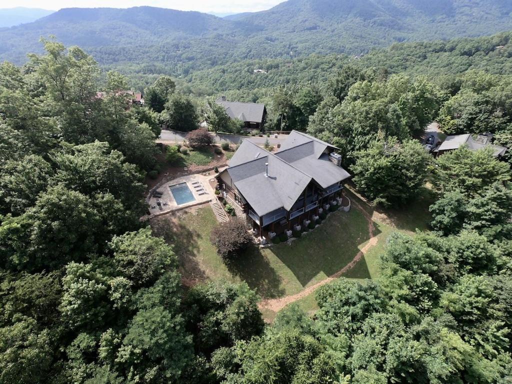5500 sf cabin 6 king 2 queen beds heated pool spa game room mountain ...
