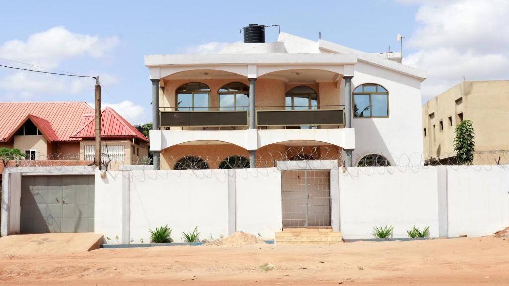 Tina guest house - Lomé, Taméklo (updated prices 2025)