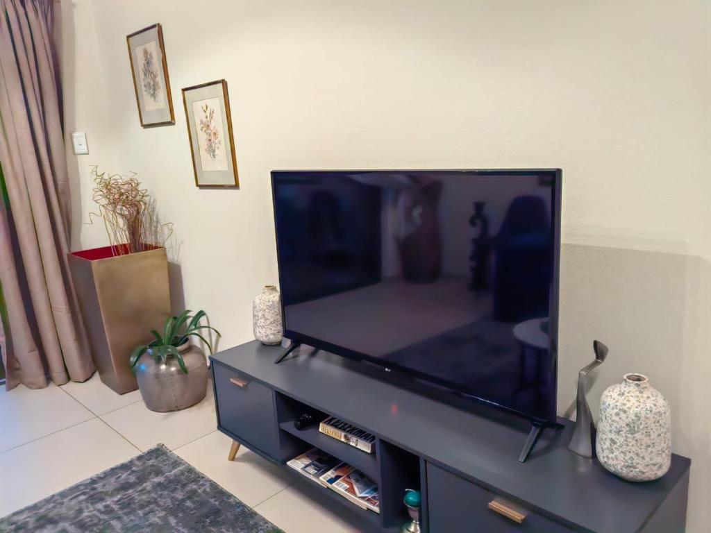 Classy and cosy Apt - Dainfern, Fourways – Updated 2024 Prices