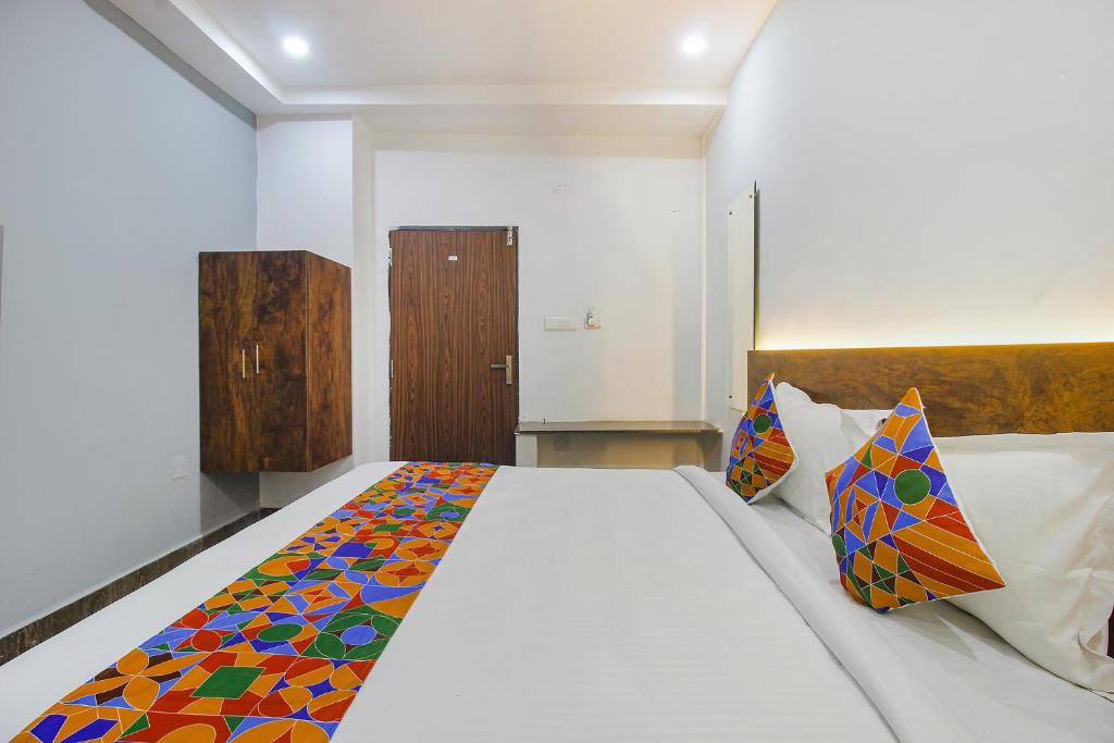 FabHotel Dark Inn - Nr Lanco Hills Road, Hyderabad (updated prices 2025)