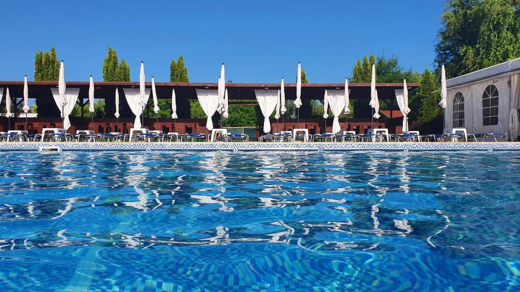 Hotel Garden Club, Braşov – Updated 2023 Prices