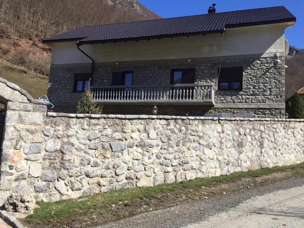 Guest House Vuthaj (Montenegro Vusanje) - Booking.com