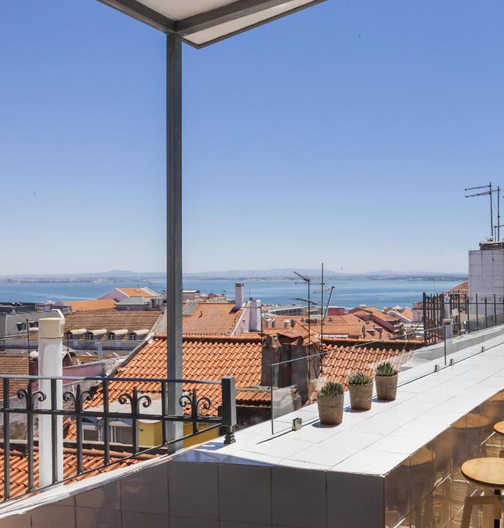 Amazing Rooftop Terrace With River And Historic City View 4 Bedrooms 4 ...