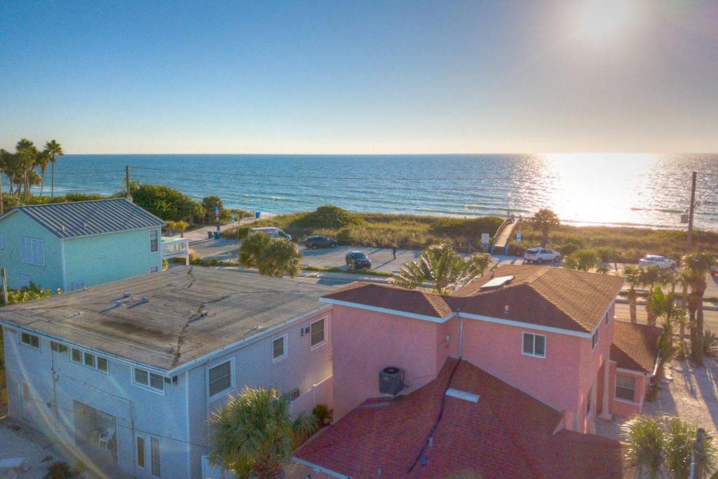 Gulf Spray - 2, St Pete Beach (updated prices 2025)