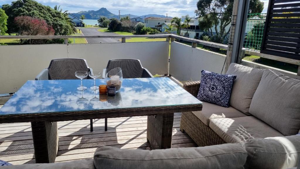 The Black Shack - Cooks Beach Holiday Home, Cooks Beach (updated prices ...