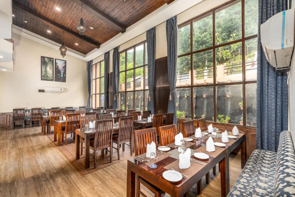 The Chinar Resort & Spa, Pahalgam, Pahalgām (updated prices 2025)