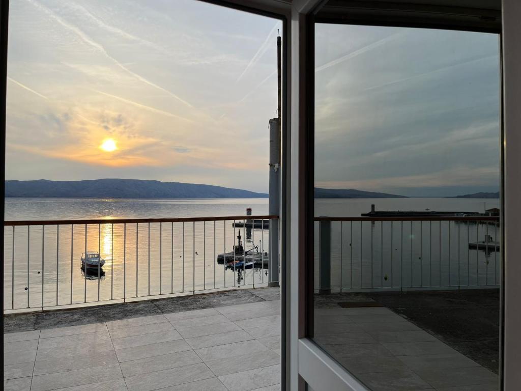 Apartment Sun&Sea, Senj, prvi red do mora, Senj (bijgewerkte prijzen 2025)
