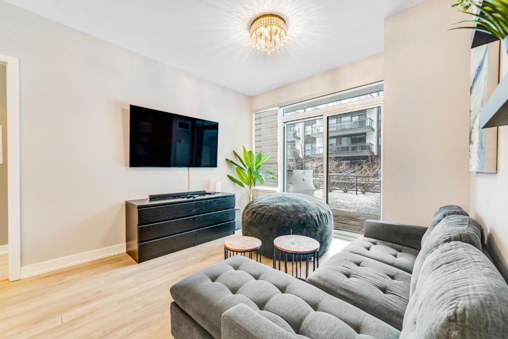 Friday Harbour - Unit D129, Barrie (updated prices 2025)