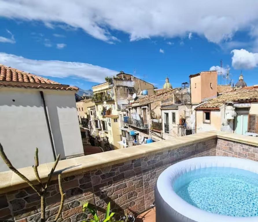 Beautiful Terrace And Peace Of Mind In The City Centre - Sicily