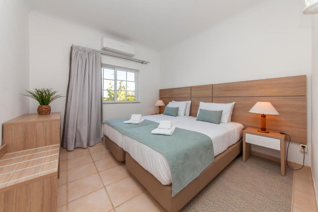 Atalaia Sol Aparthotel - tennis & heated pool in winter, Lagos (updated ...