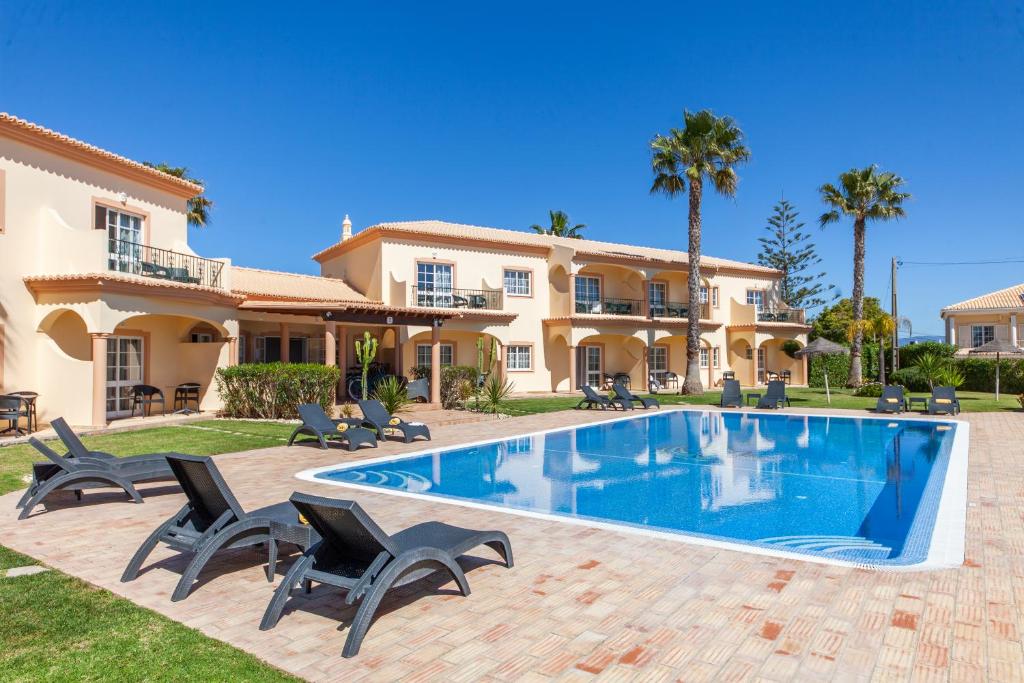 Atalaia Sol Aparthotel - tennis & heated pool in winter, Lagos (updated ...