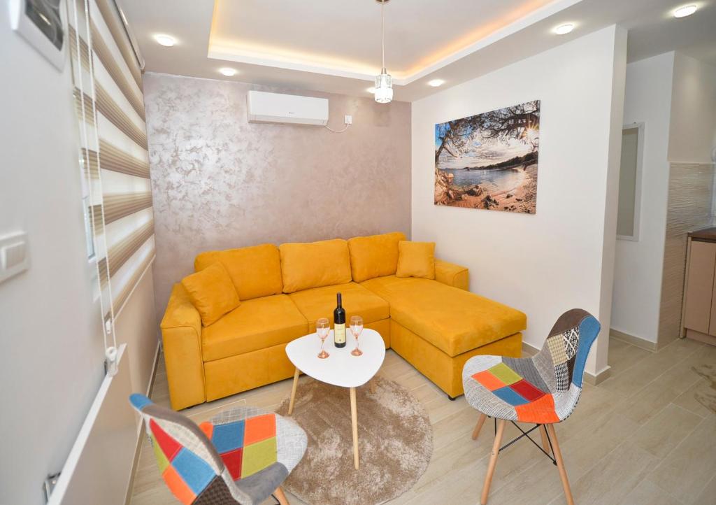 M & N Kuman studio, Kotor (updated prices 2024)