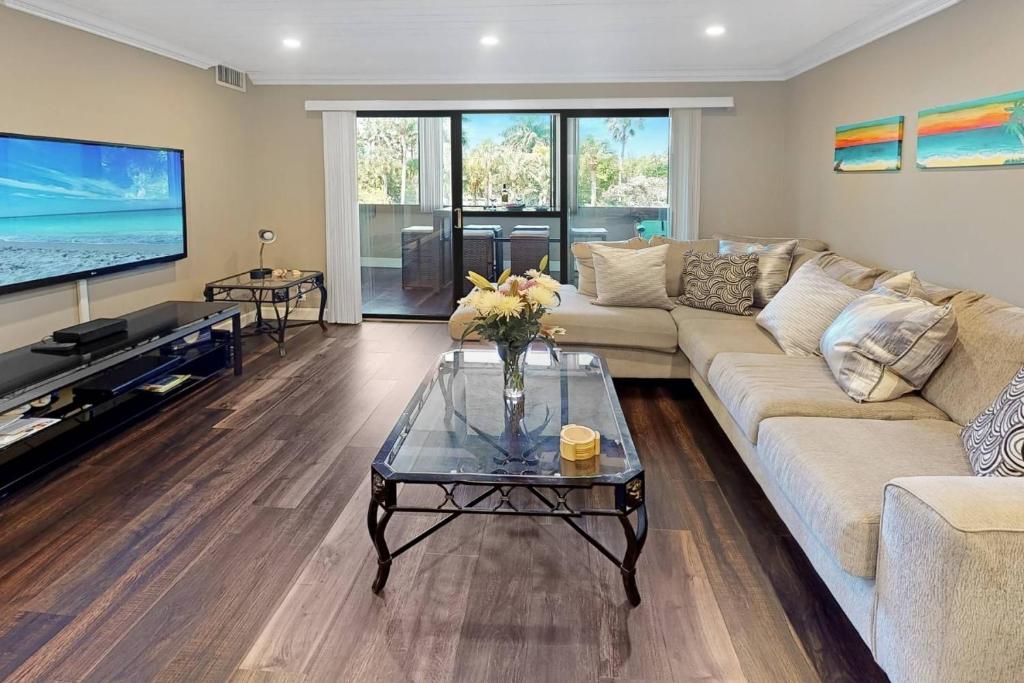 Harbor Towers Renovated 2nd Floor Suite, Siesta Key – Updated 2023 Prices
