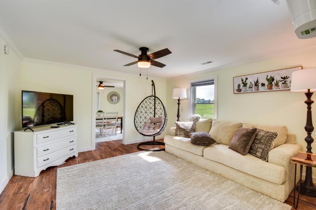 Cozy Fair Play Home with Deck 4 Mi to Lake Hartwell!, Fair Play ...