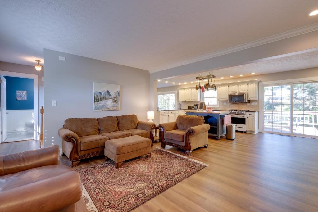 Blacksburg Vacation Home with Deck and Fire Pit! (USA Blacksburg ...
