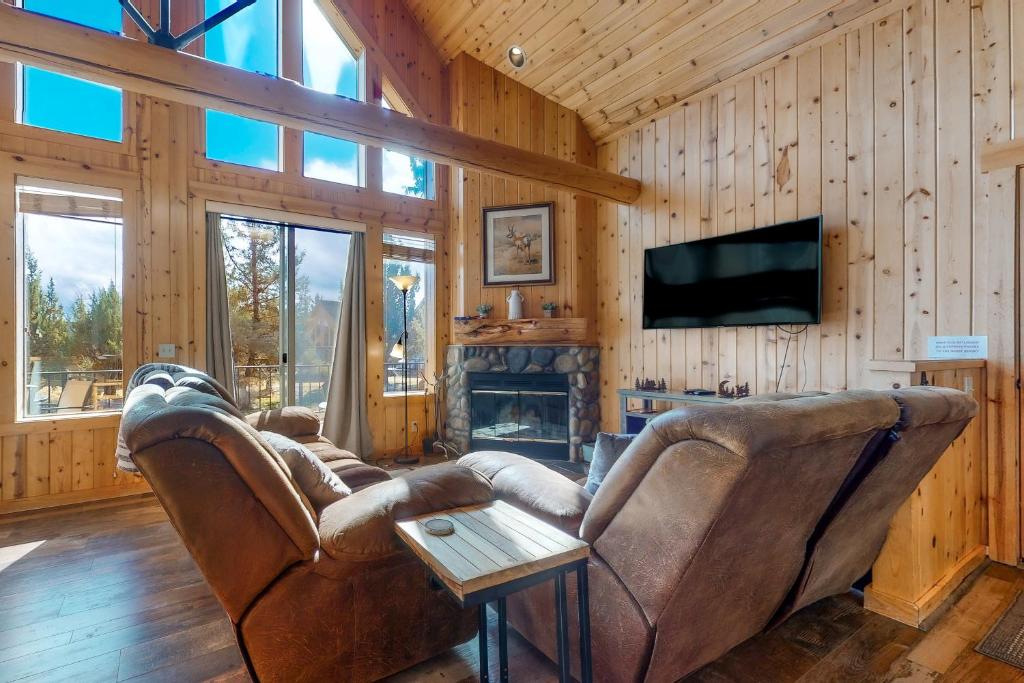 Eagle Creek Chalet on the Pond, Redmond (updated prices 2026)