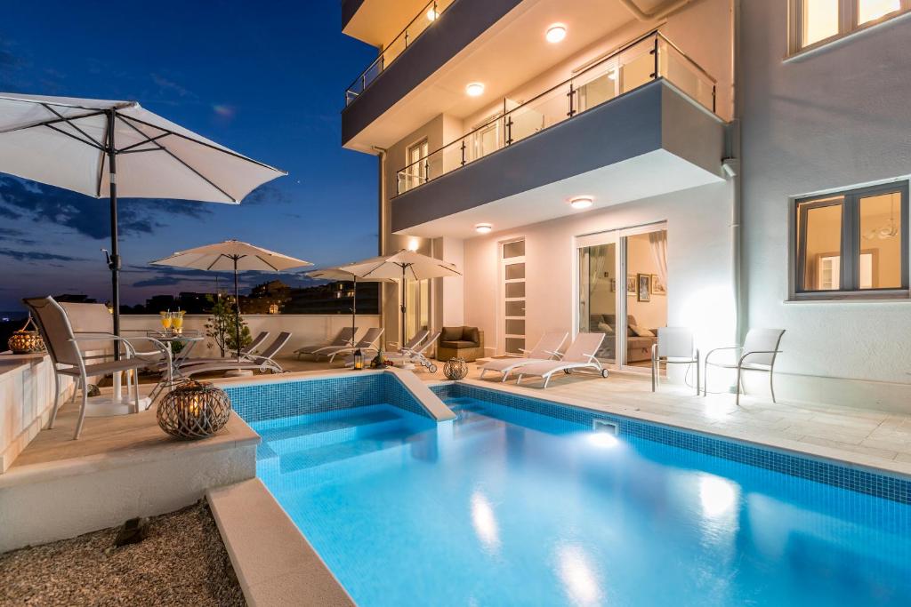 Luxury Villa Bello Horizonte with swimming pool, Split (updated prices ...