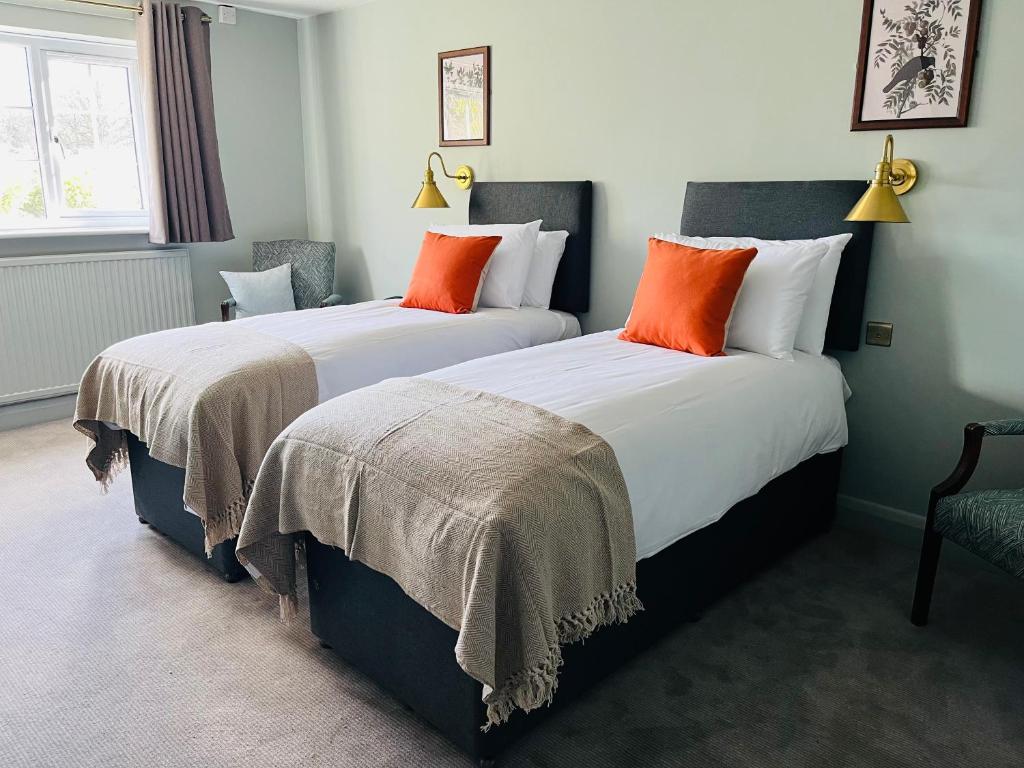 The New Inn Heckfield, Hook (updated prices 2025)