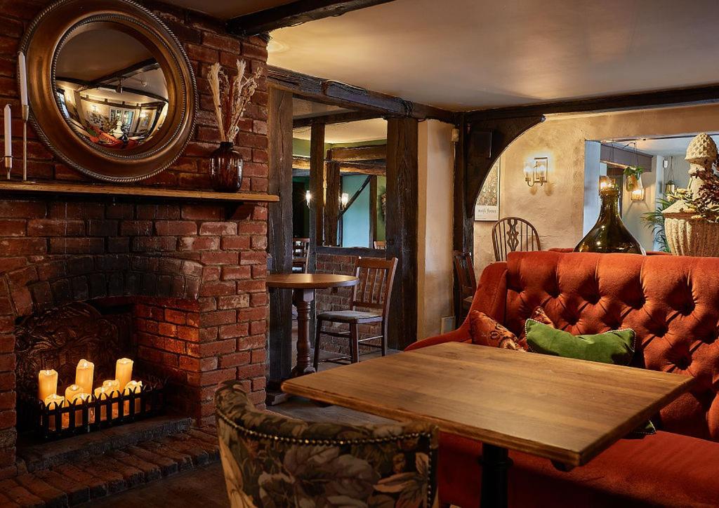 The New Inn Heckfield, Hook (updated prices 2025)