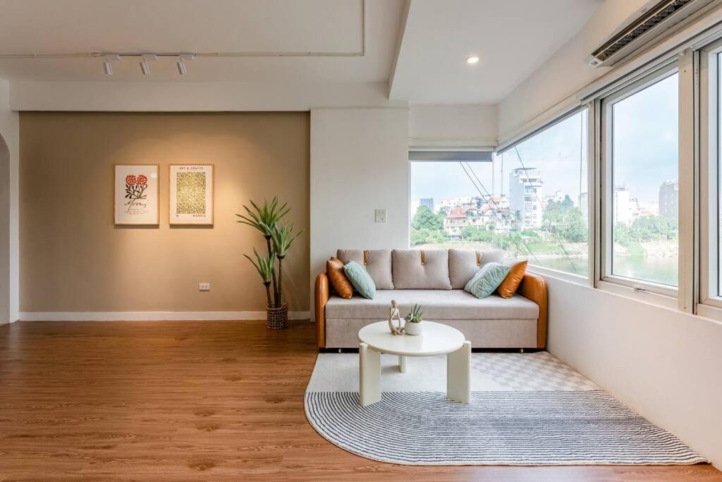 Panorama Lakeview - Quiet & Spacious - Hanoi Center, Hanoi – Prezzi ...