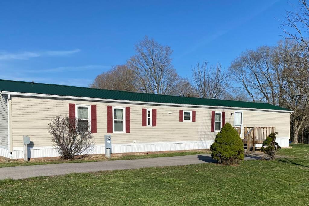 Bloomington's Cozy Model Home, Bloomington (updated prices 2025)