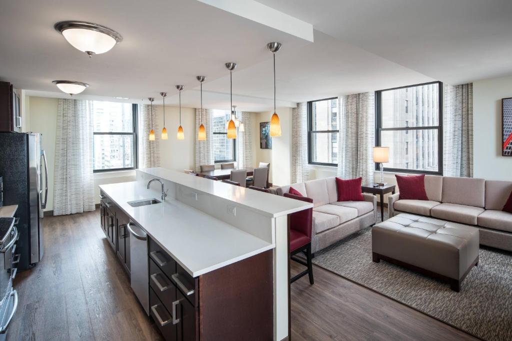 Residence Inn by Marriott Chicago Downtown/Loop, Chicago (updated ...